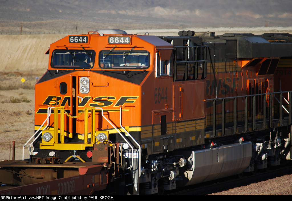 BNSF 6644 passes me by as she heads into the Barstow yard for a crew change.